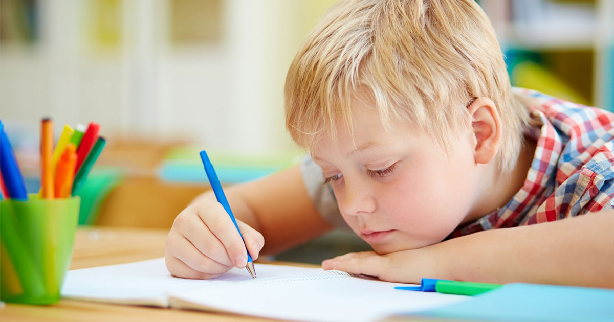 چطور کودکان را به مشق نوشتن تشویق کنیم؟ - جزیره کتاب
